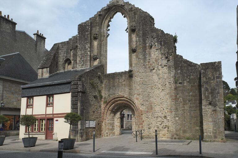 N°1 Visite Guidée Quimperlé (2h) - Guides de France