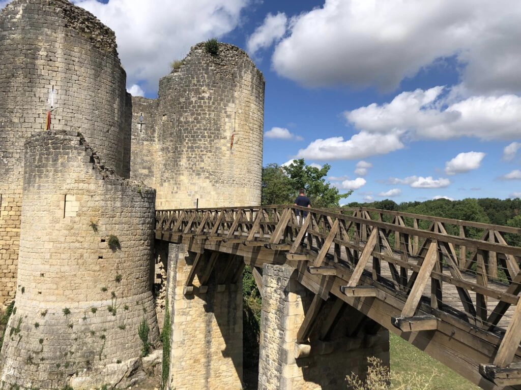 N°1 Visite de Gençay - Guides France